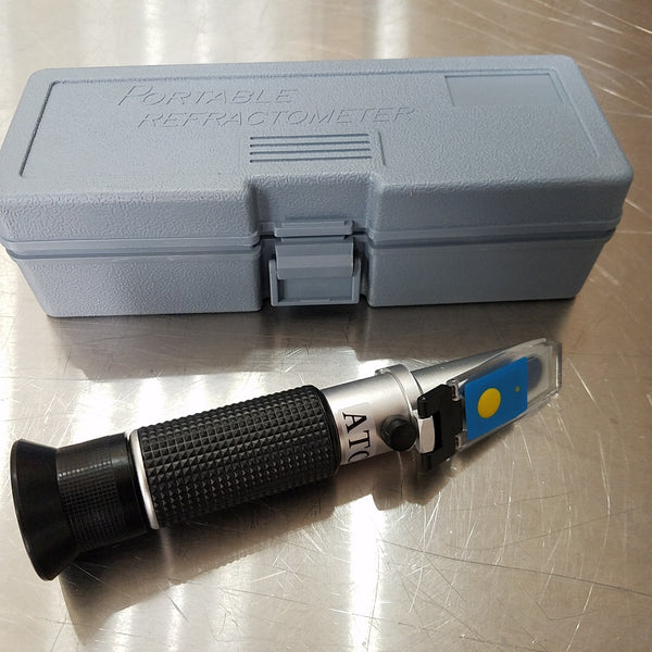 Brix/Specific Gravity Refractometer w/ATC – Clawhammer Supply